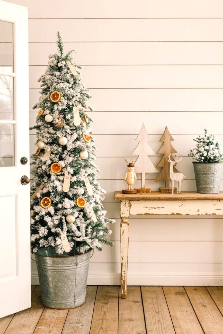 23+ Stylish Christmas Front Door Decor Ideas to Turn Your Entry into a ...